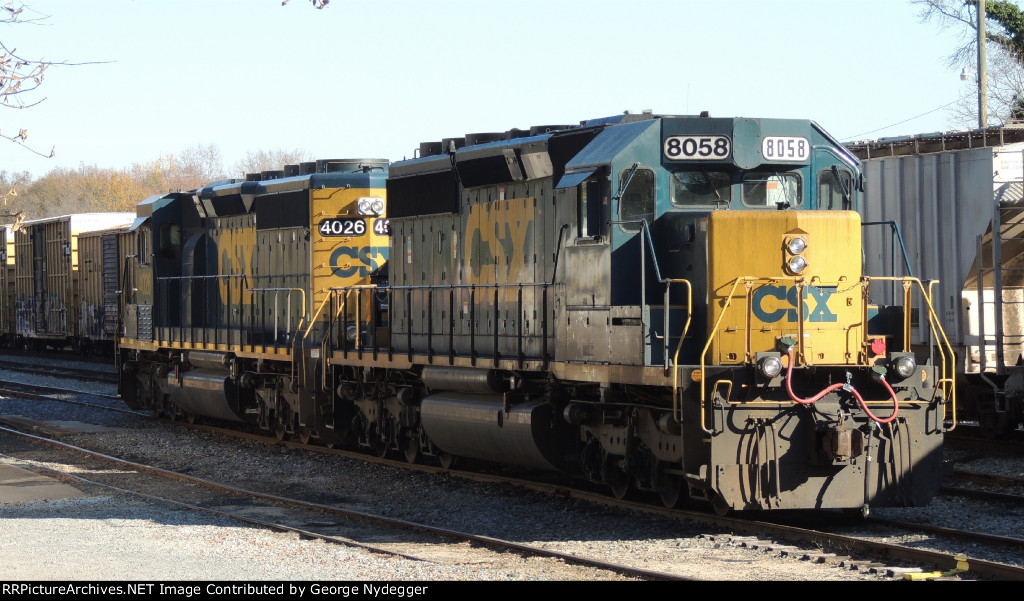 CSX 8058 & 4026 SD40's at the Yard